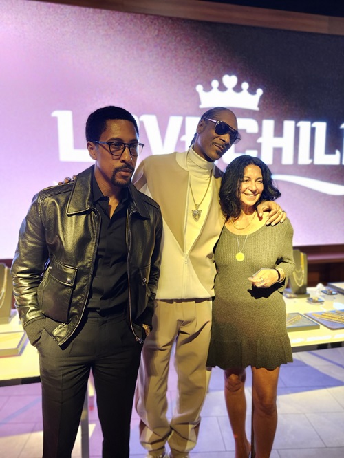 Carolyn Rafaelian (Metal Alchemist) & Snoop Dogg, Larry Jackson (gamma ...